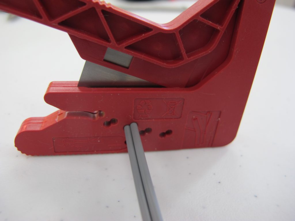 Razor Cutter, POF Duplex Cable, Low Loss Finish | FiberFin